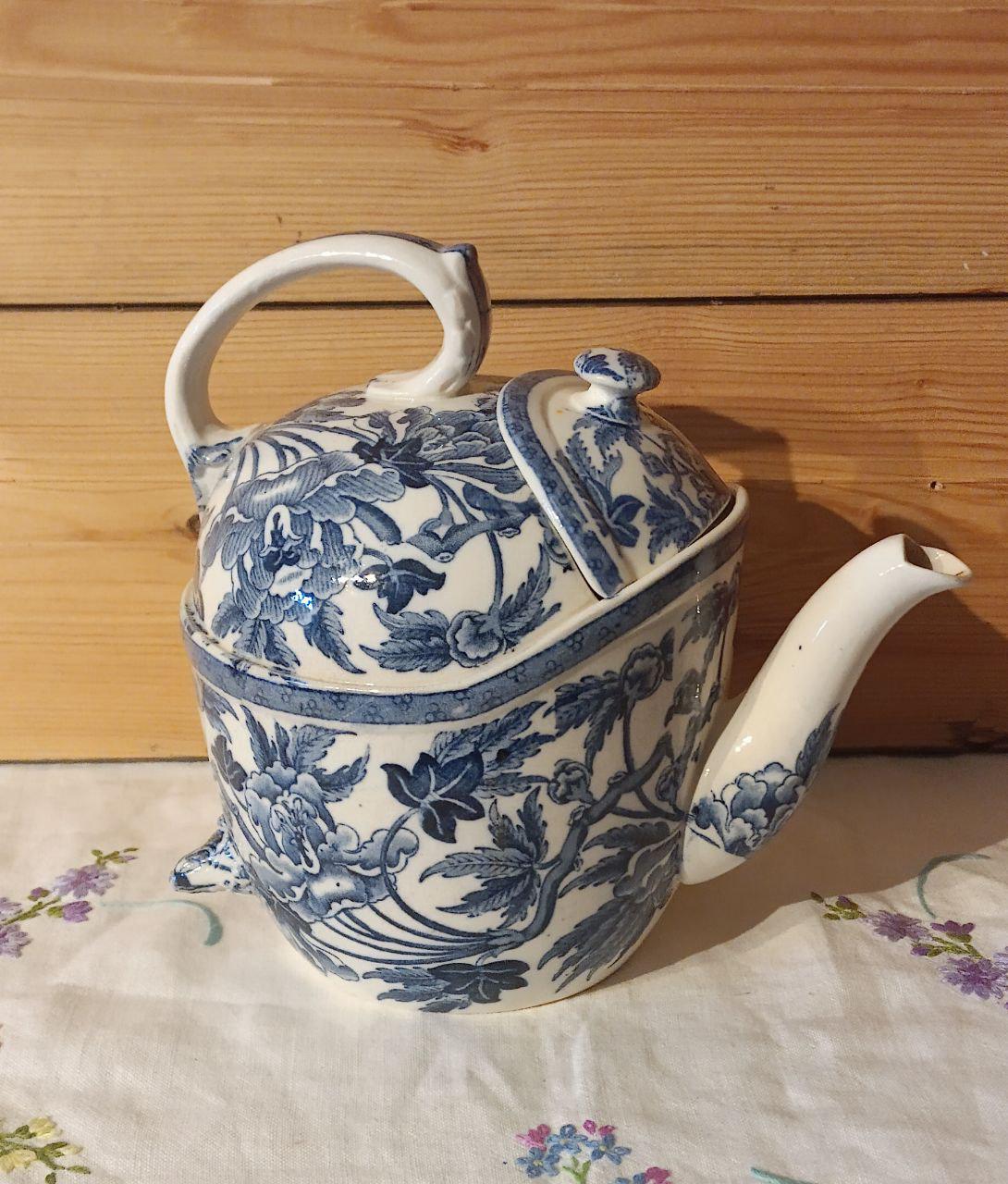 Antique Teapot Peony “simple yet Perfect” (SYP), Teapot by Wedgwood ...