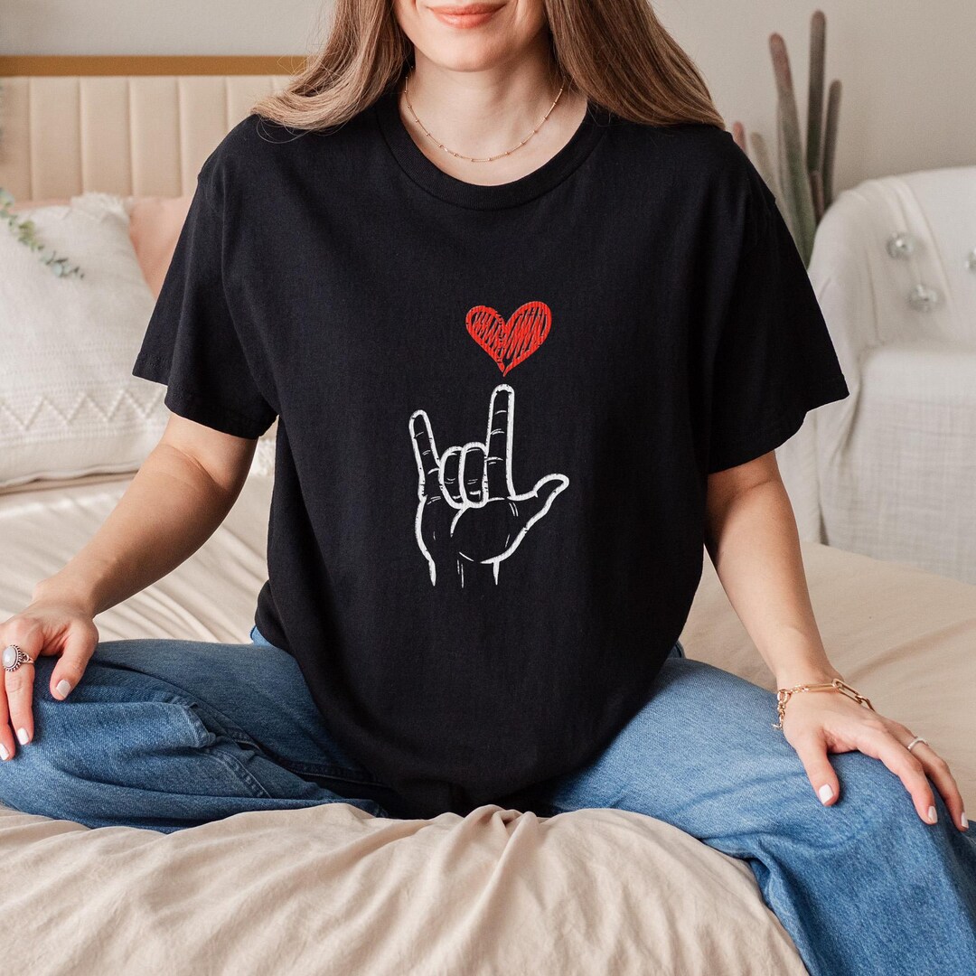 Valentines Day I Love You Hand Sign ASL Heart T-shirt, Cute Sign ...