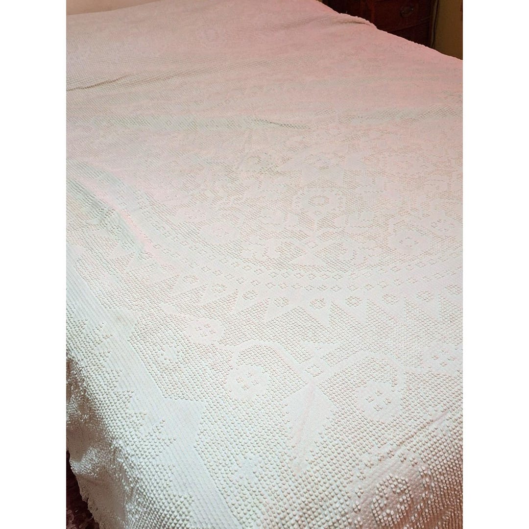 Morgan Jones Minuet Chenille Bedspread White Heavy Weight Queen 96" X ...