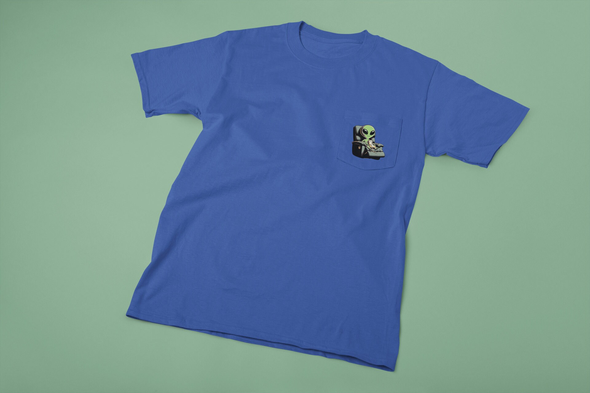 Aliens, Cats and Reclining Chairs / Funny Alien Pocket T-shirt Funny ...