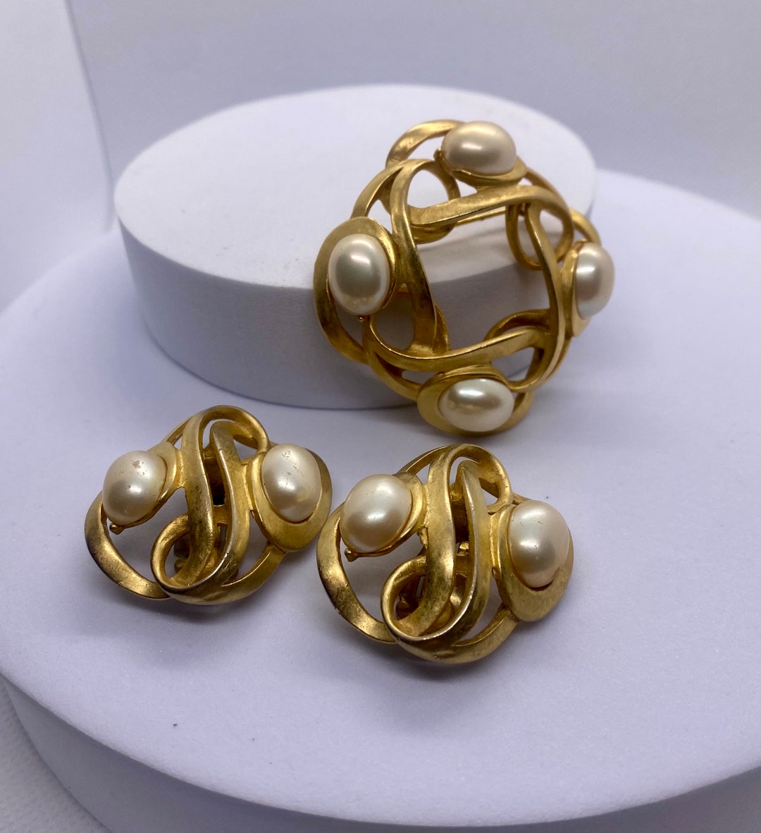 Discover Elegance From Yesteryears: 1980s Fernando Originals Matte Gold ...