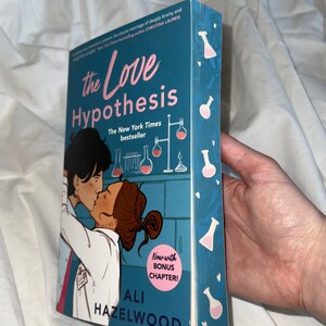 The Love Hypothesis With Sprayed Edges | Ali Hazelwood | Custom Book ...