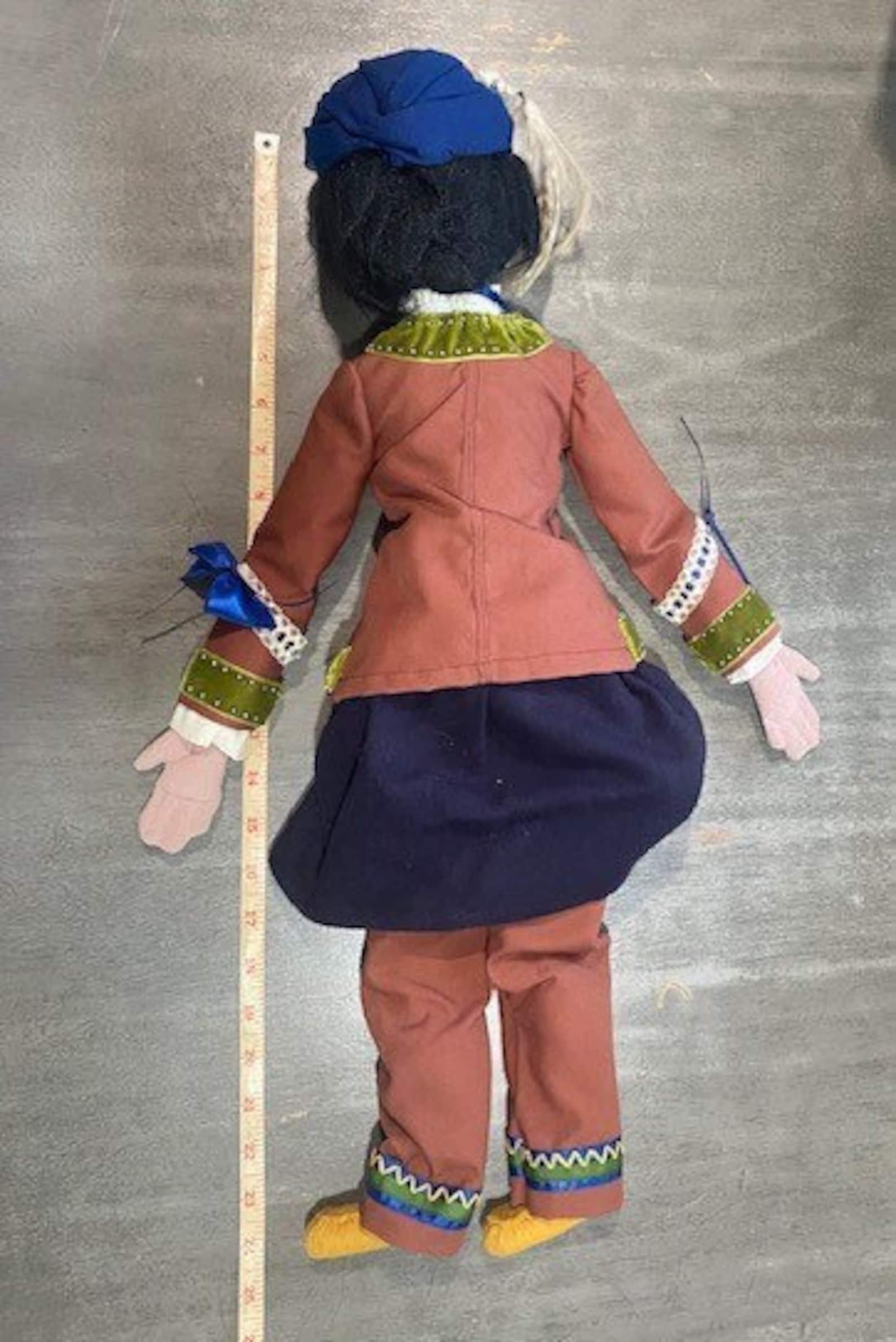 Hand Made Cloth Dolls Whimsical and Beautiful. Elaborate Clothing All ...