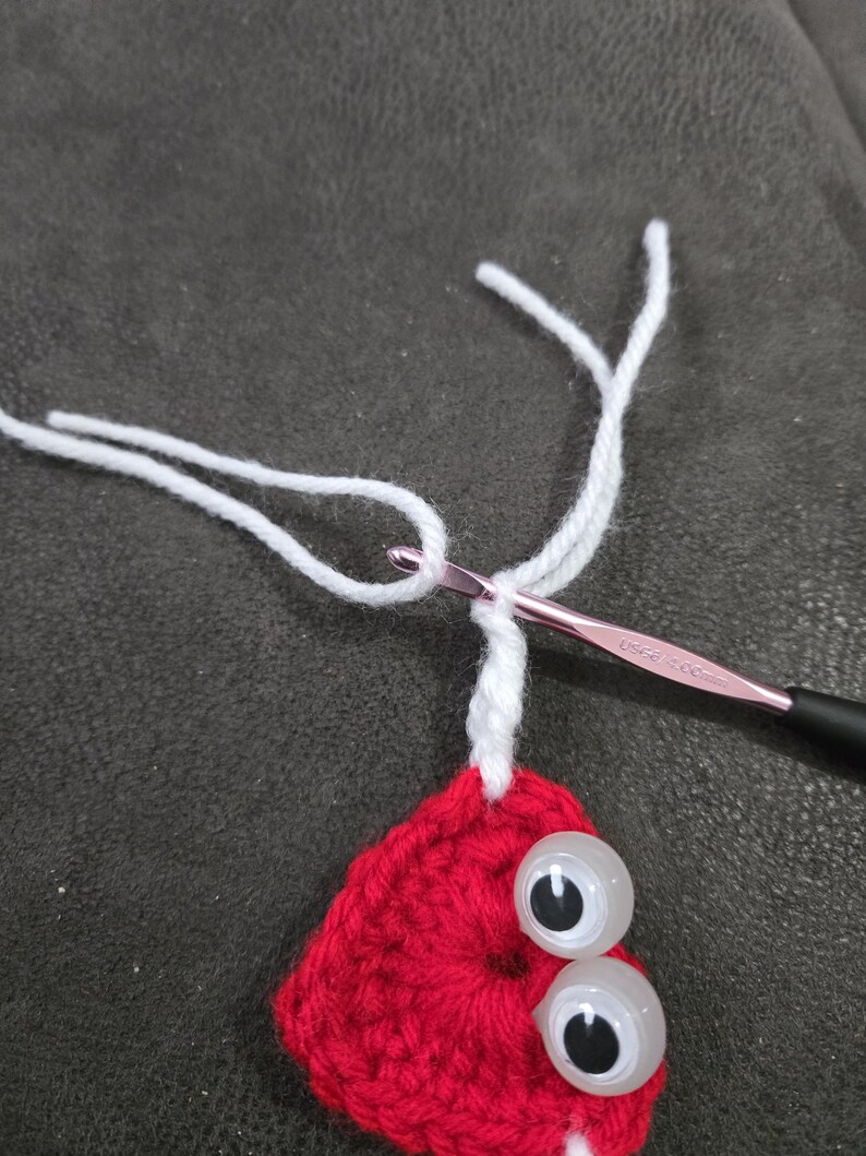 Crochet Googly Eye Heart Pattern, Beginner Friendly (PDF Pattern ...