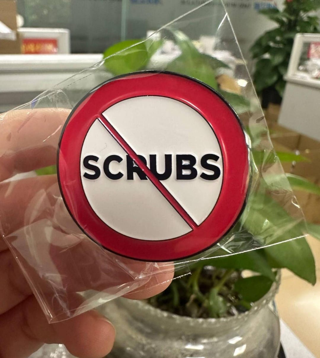 TLC No Scrubs Pin on the Tlc Tip Ain't 2 Proud 2 Beg 90s Rnb Enamel ...