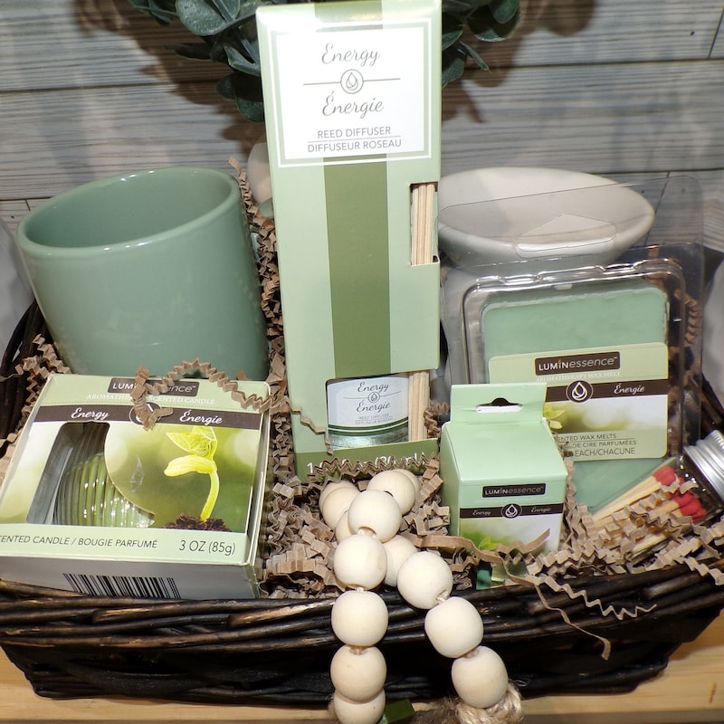 Candle Gift Basket - 60+ Gift Ideas for 2025