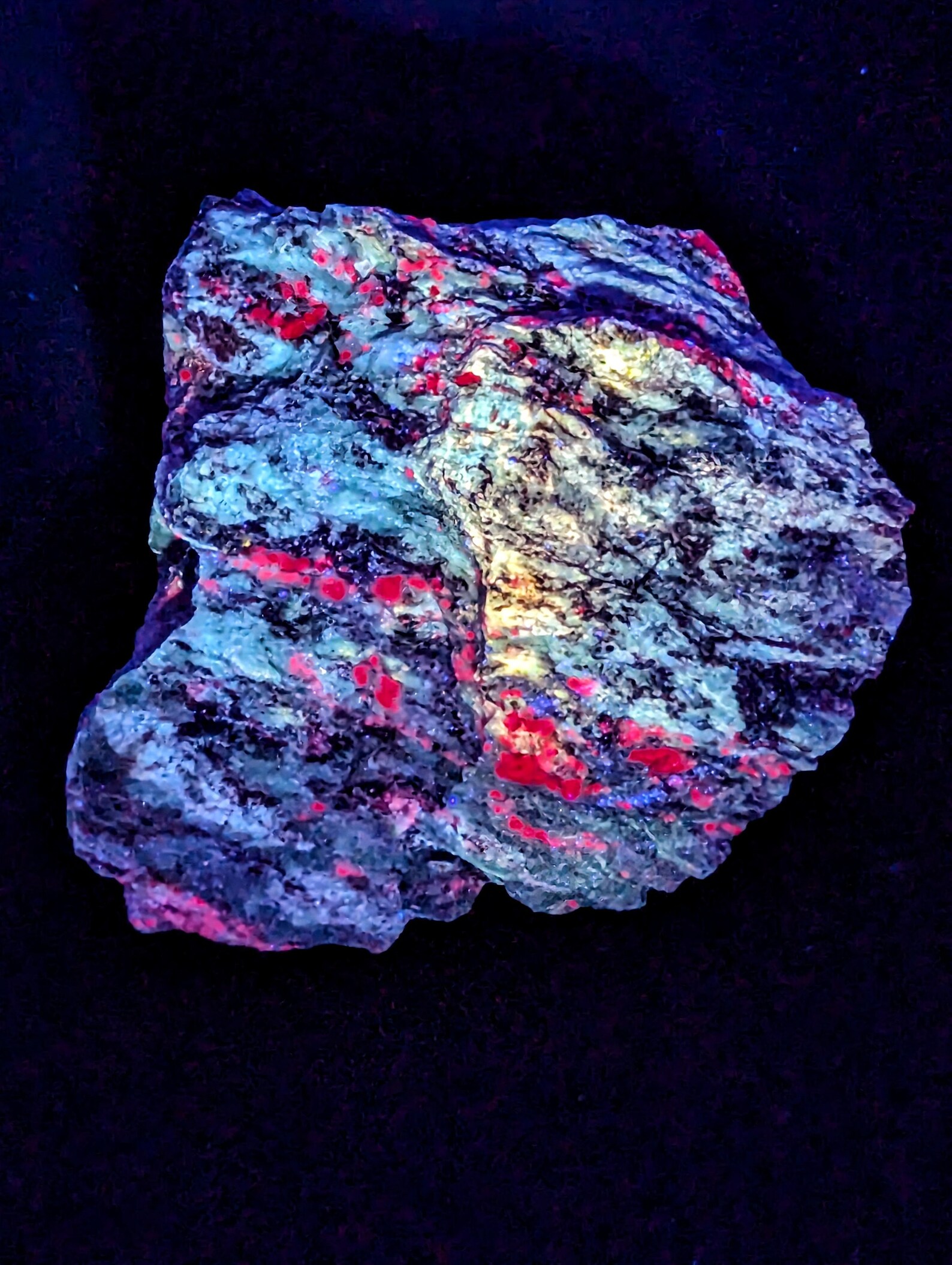 Ruby Zoisite - UV Reactive - Etsy