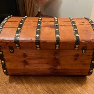 Restored Jenny Lind Antique Trunk Circa 1850 With Tray - Etsy