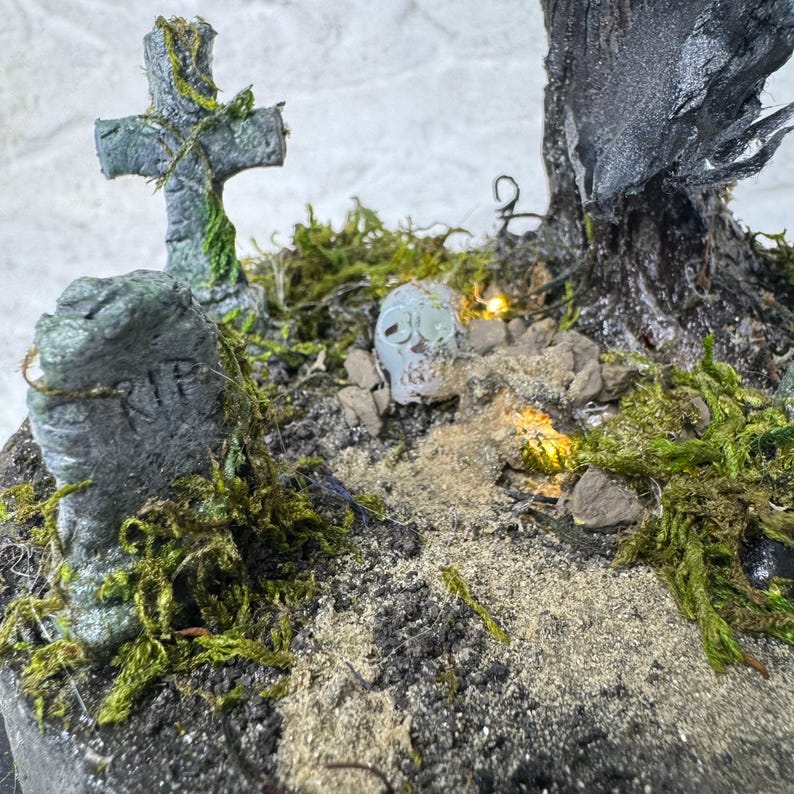 Graveyard Large Diorama Colche Halloween Display With Visible Grave and ...
