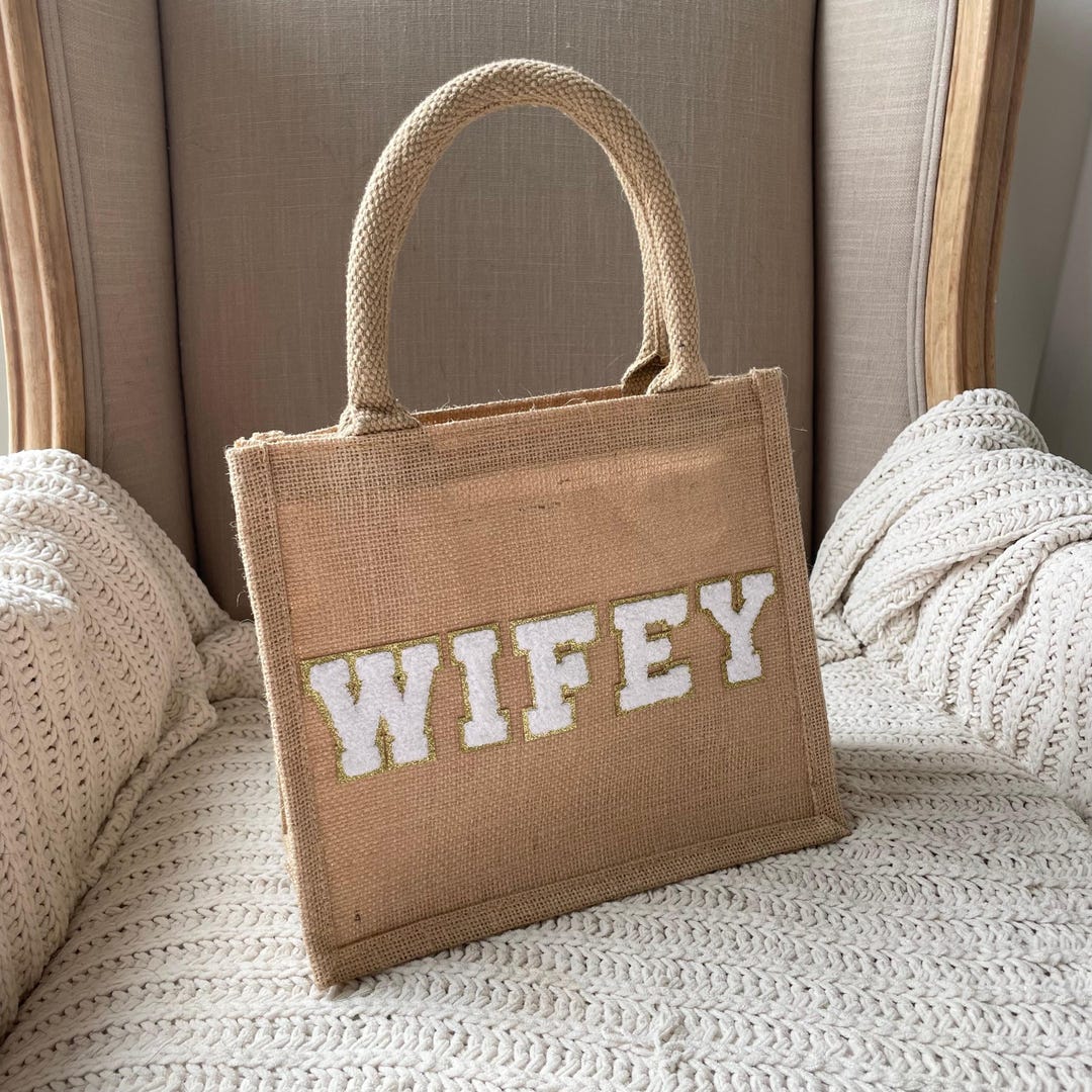 Personalised Patch 5 Letters Square Jute Lunch Bridesmaid Top Handle ...