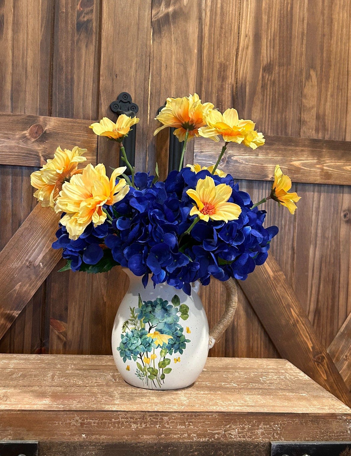 Hydrangeas and Daisies in Ceramic Vase - Etsy