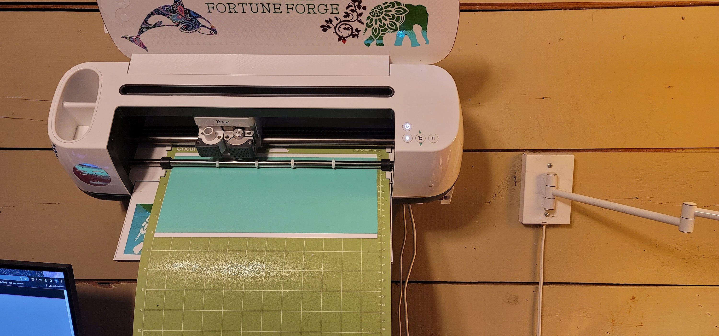 Cricut Wall Mount for Cricut Maker / Explore - Etsy
