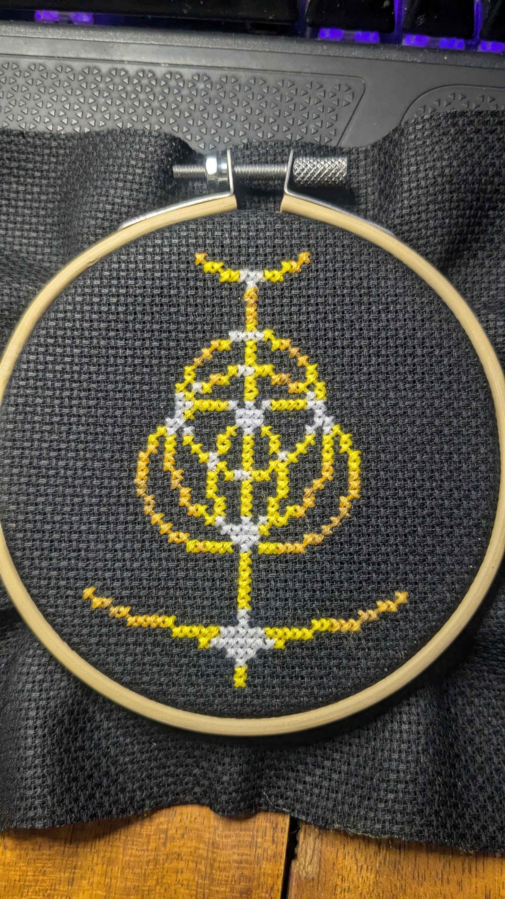 Elden Ring Symbol Cross Stitch Pattern Small 4 Inch Hoop Beginner Cross ...