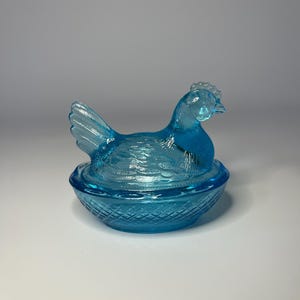Vintage LE Smith Aqua Blue Glass Hen on Nest- Small 3" Chicken on Nest ...