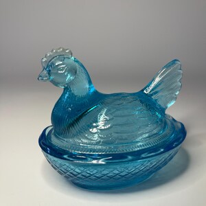 Vintage LE Smith Aqua Blue Glass Hen on Nest- Small 3" Chicken on Nest ...