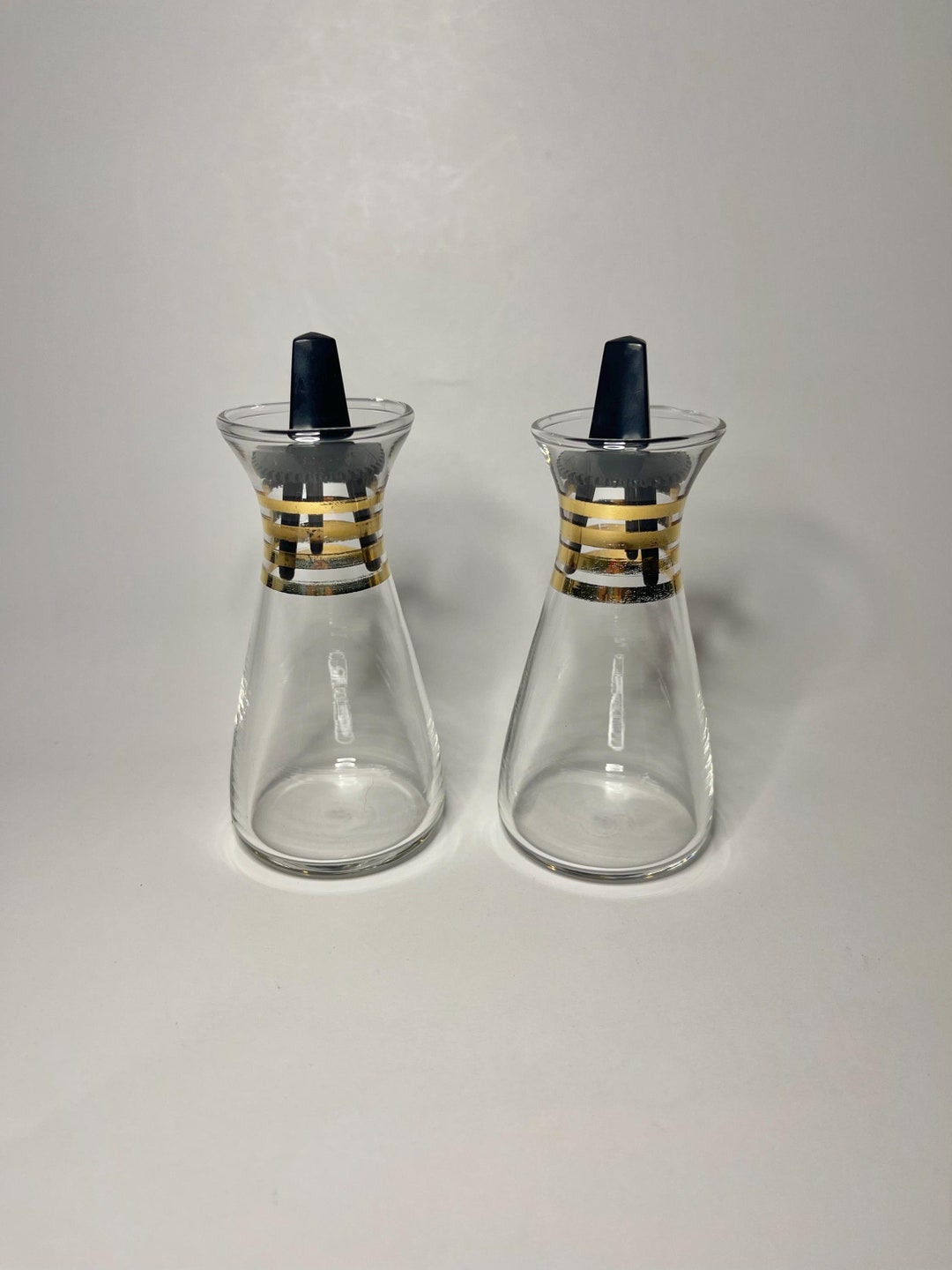 Vintage Pyrex Atomic Glass Salt & Pepper Shaker Set- 14k Gold Banded ...