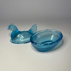 Vintage LE Smith Aqua Blue Glass Hen on Nest- Small 3" Chicken on Nest ...