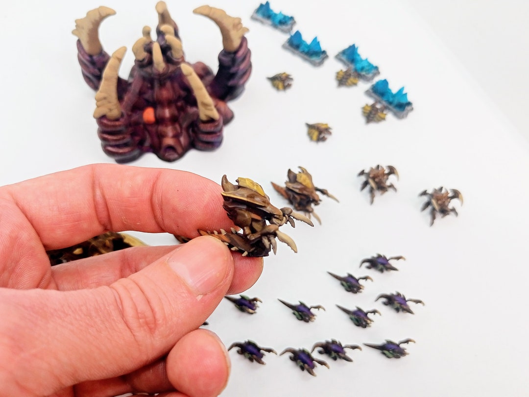 Alien Race Figurines From Cult RTS Game Zerg Units Diorama Game ...