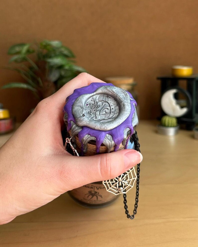 Spider Venom / Magic Potions / Potion Bottle / Color-changing Potion ...