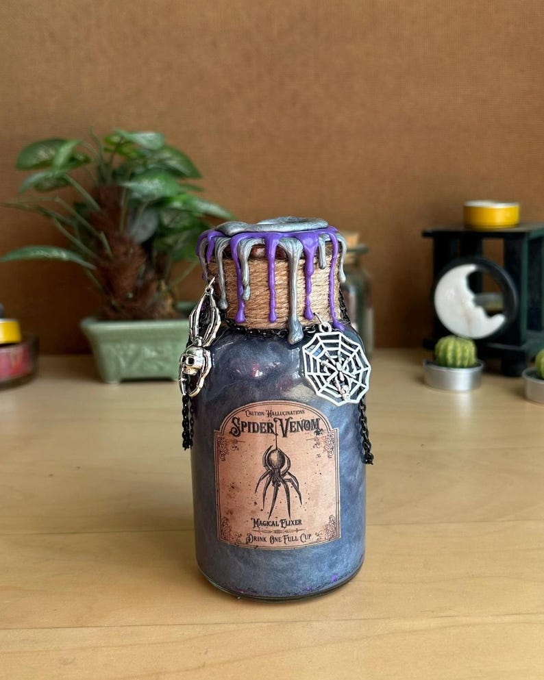 Spider Venom / Magic Potions / Potion Bottle / Color-changing Potion ...