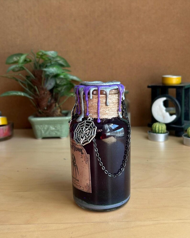 Spider Venom / Magic Potions / Potion Bottle / Color-changing Potion ...
