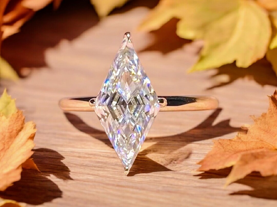 Lozenge Cut Moissanite Solitaire Engagement Ring Lozenge Cut Classic ...