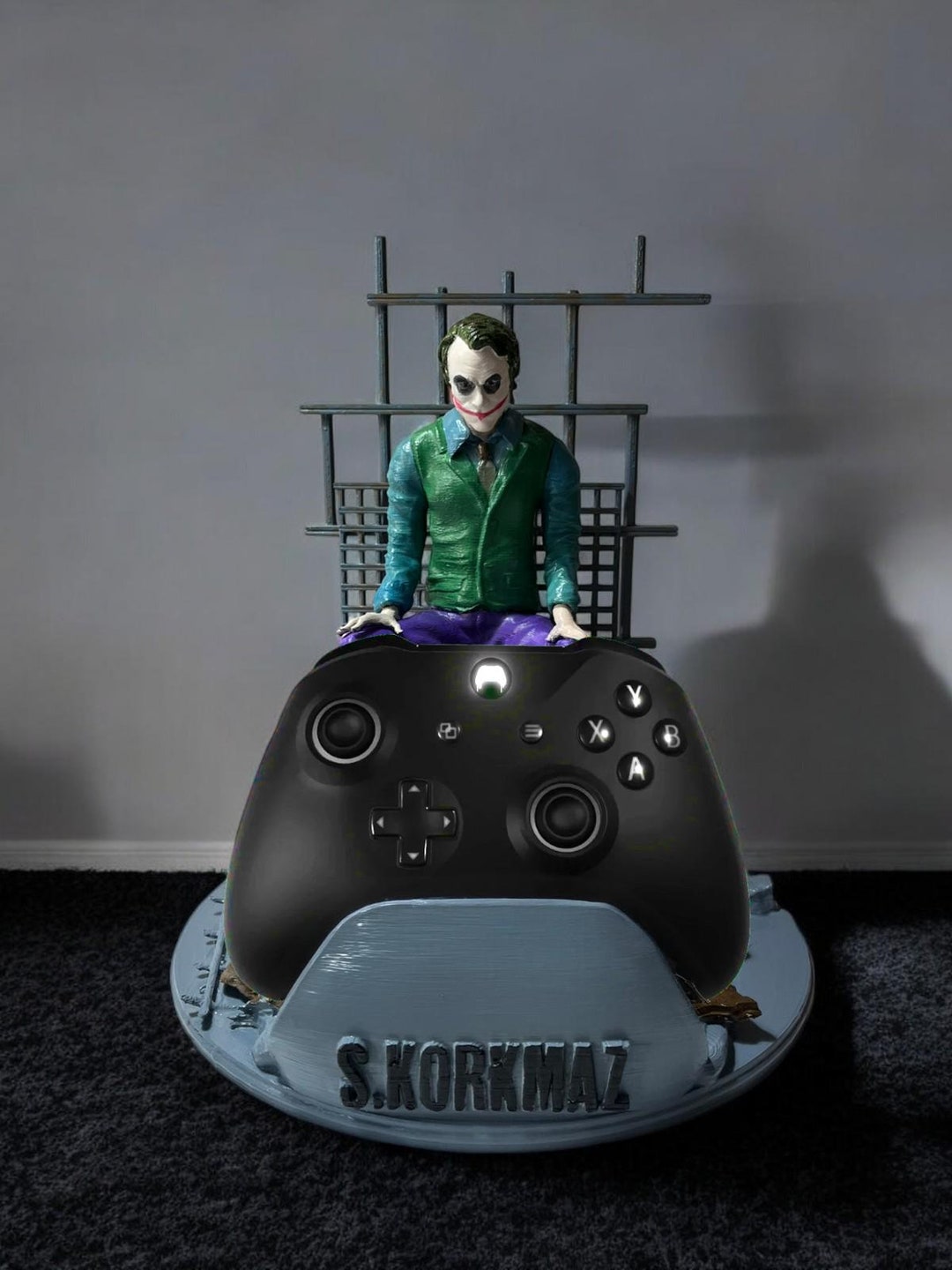 3D Printed Joker-themed Controller Stand Compatible With Xbox, PS5, and ...