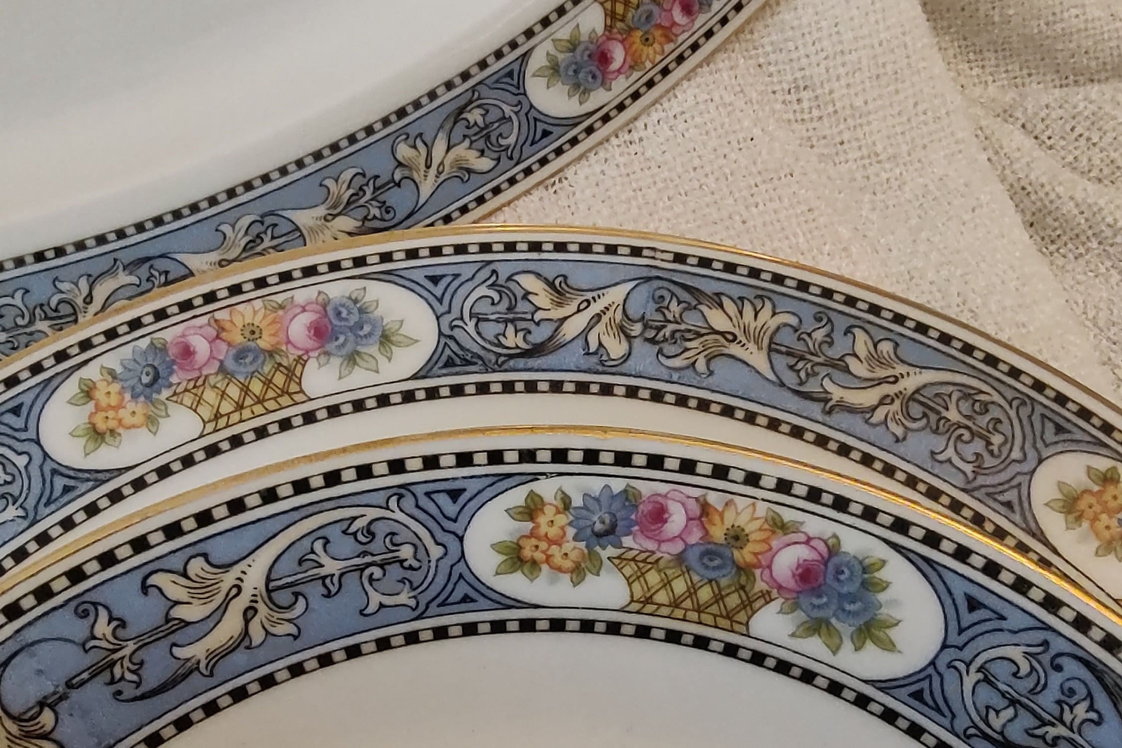 ROYAL BAVARIAN HUTSCHENREUTHER Selb Bavaria, Sets of 4, Pattern is ...