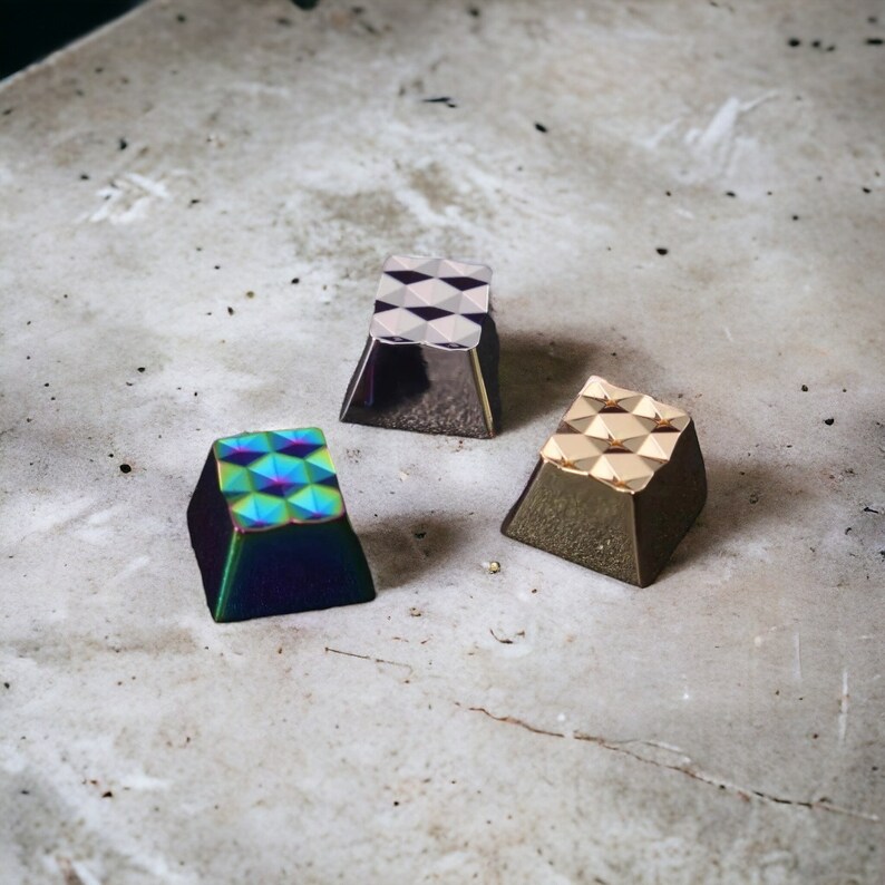 Handmade Metallic Custom Keycap, Honeycomb & Scales Metallic Artisan ...