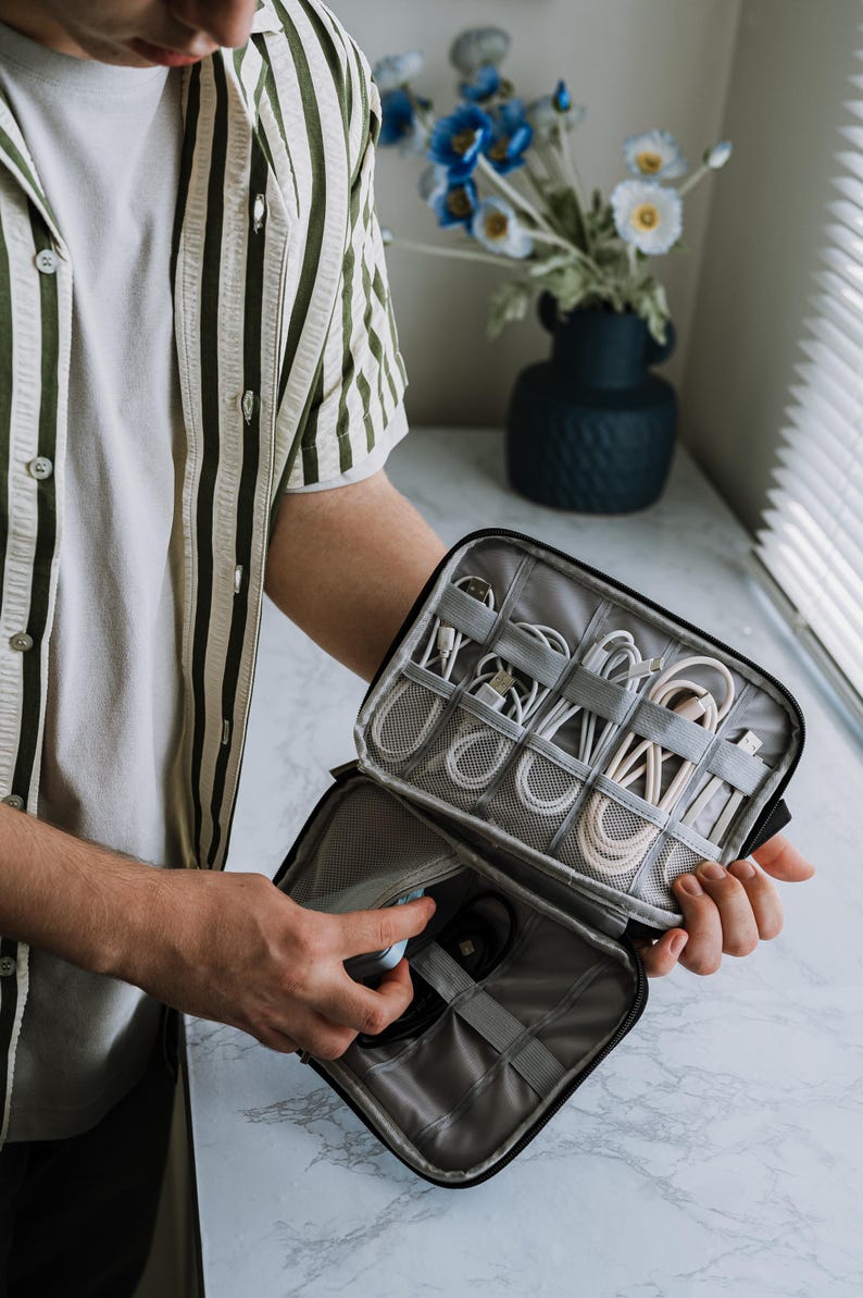 Travel Cable Organiser (large), 2 Compartments, Portable Tech Accessory ...