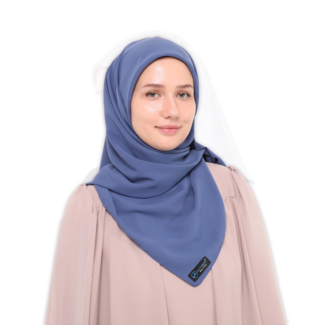 Silk Triangle Hijab – Elegant Hooded Wrap for Muslim Women | Non-slip ...