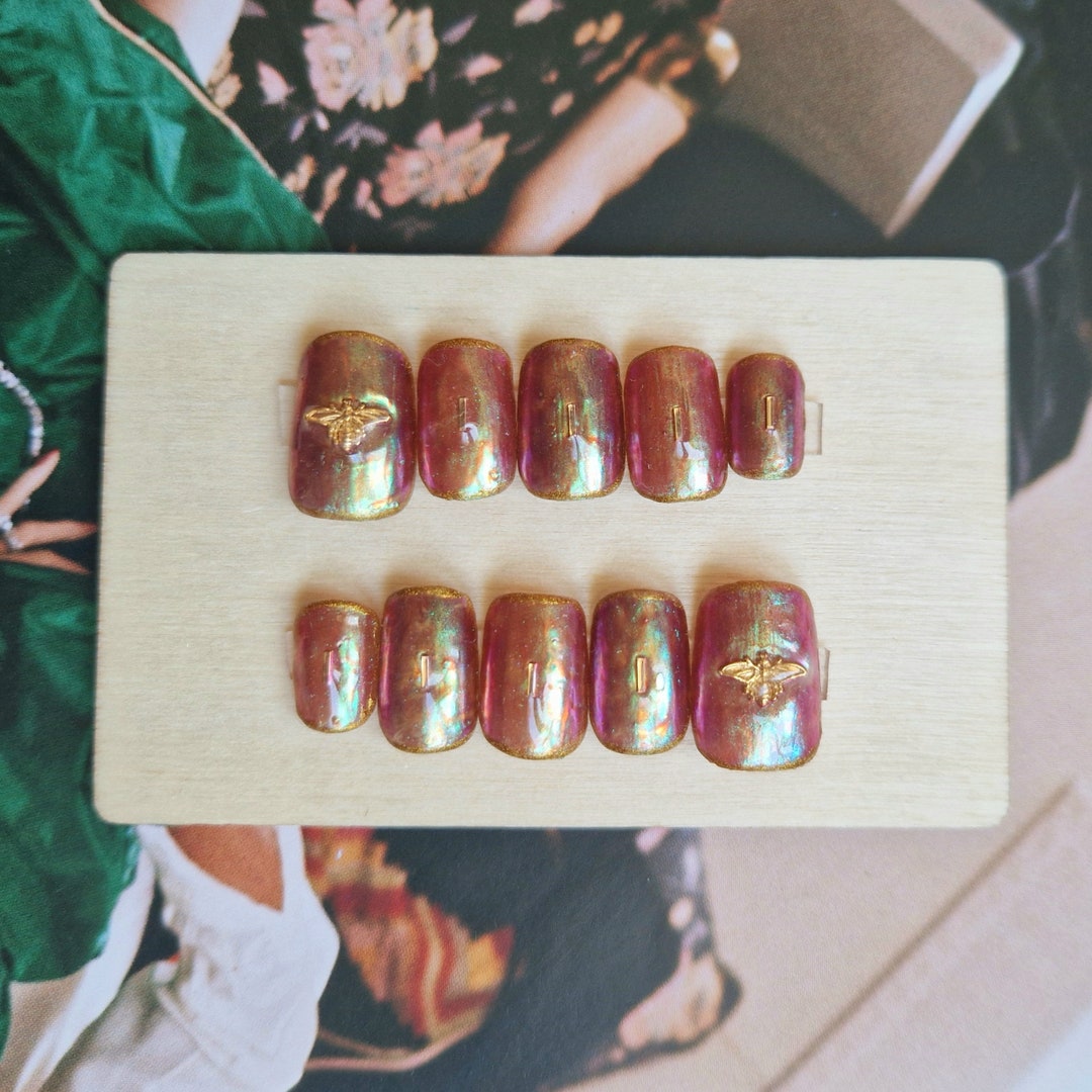 SCARAB RED Press-on Nails, Unique & Custom-made, Gold Bees, 2-toned ...