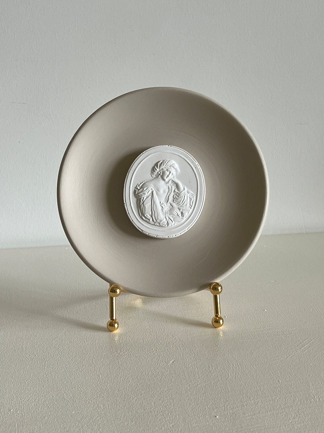 Decorative Plate With Intaglio, Ancient Art Beige Decor Plate, Intaglio ...