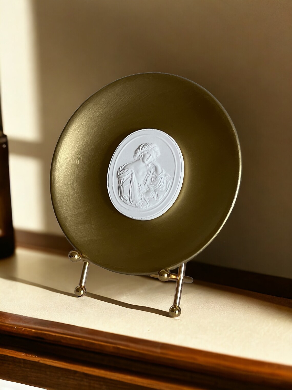 Decorative Plate With Intaglio, Ancient Art Beige Decor Plate, Intaglio ...