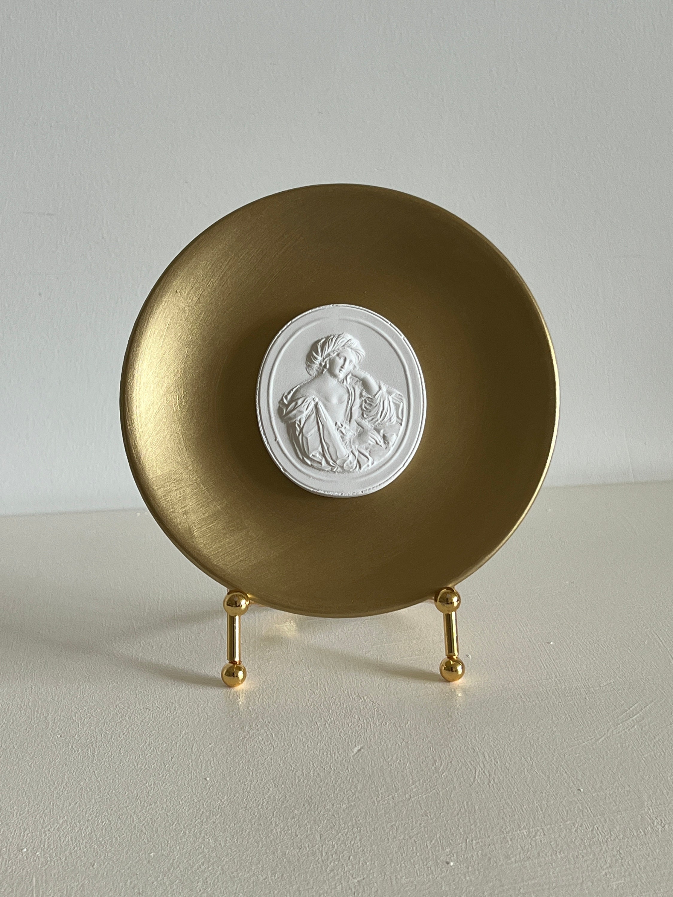 Decorative Plate With Intaglio, Ancient Art Beige Decor Plate, Intaglio ...