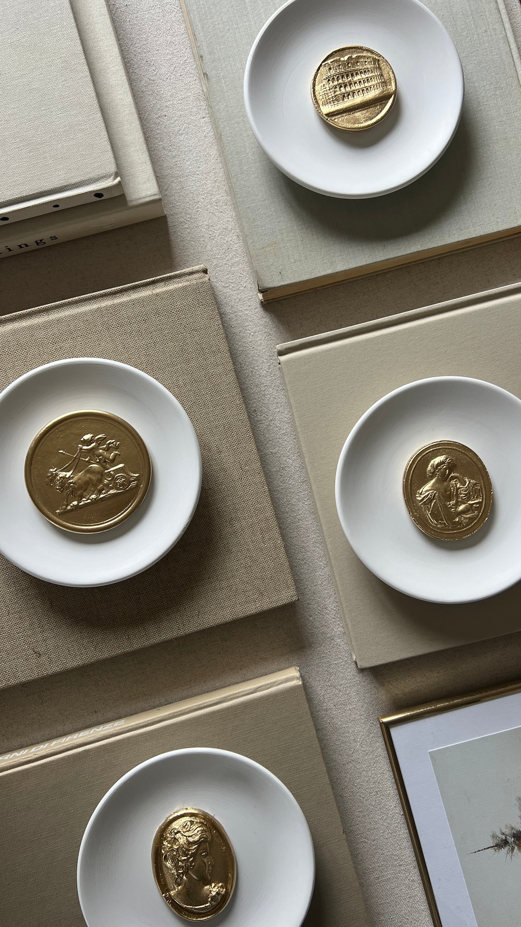 Decorative Plate With Intaglio, Ancient Art Beige Decor Plate, Intaglio ...