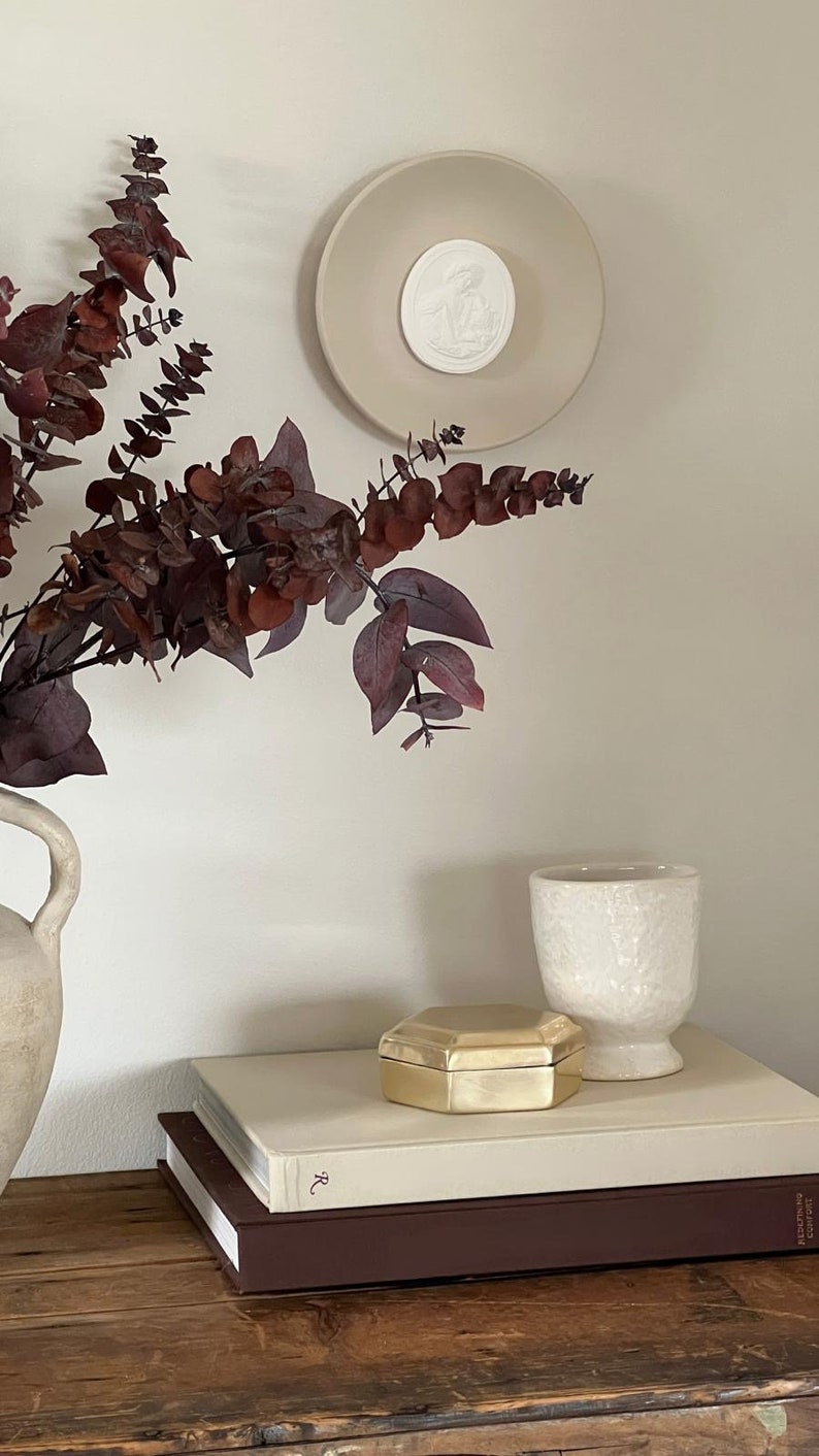 Decorative Plate With Intaglio, Ancient Art Beige Decor Plate, Intaglio ...