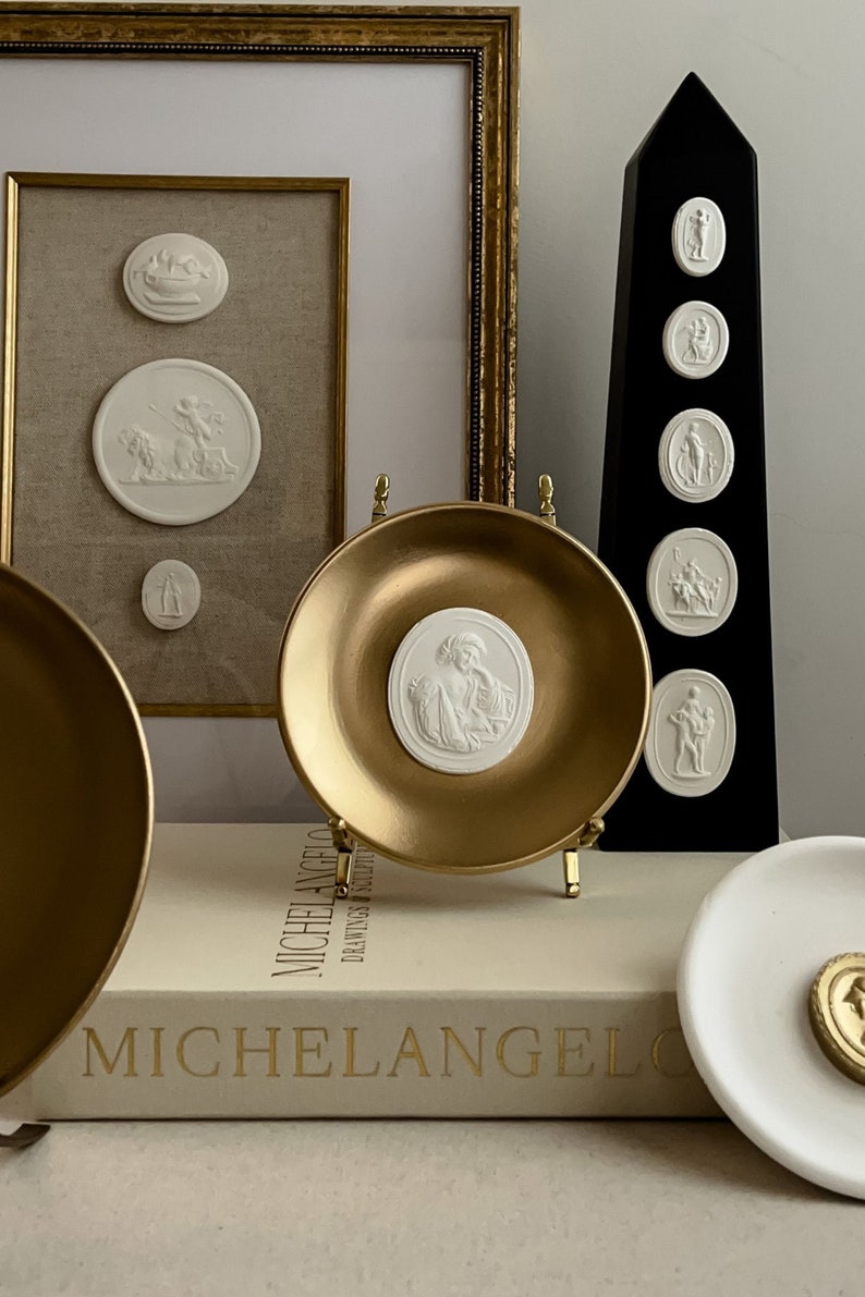 Decorative Plate With Intaglio, Ancient Art Beige Decor Plate, Intaglio ...