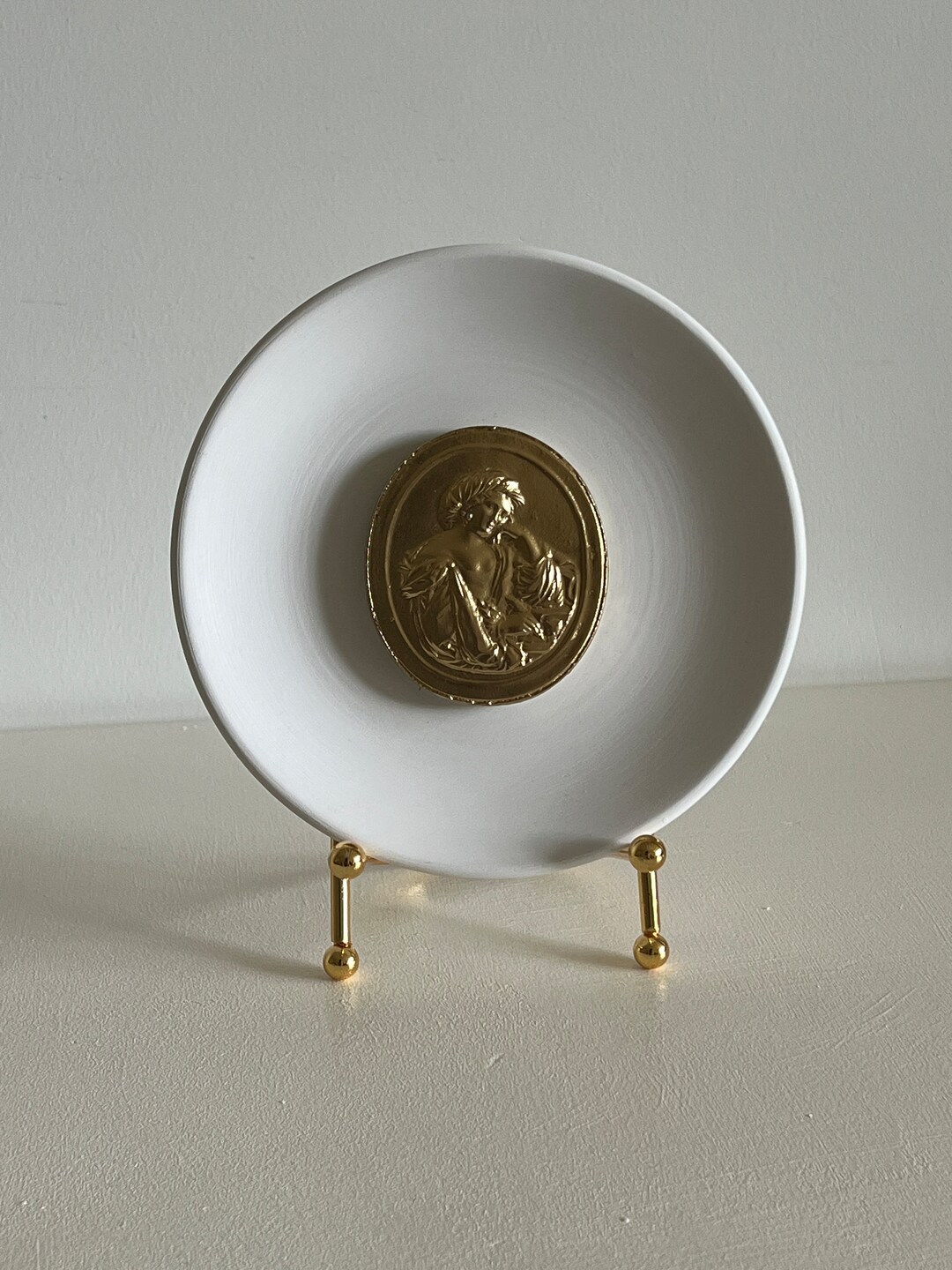 Decorative Plate With Intaglio, Ancient Art Beige Decor Plate, Intaglio ...