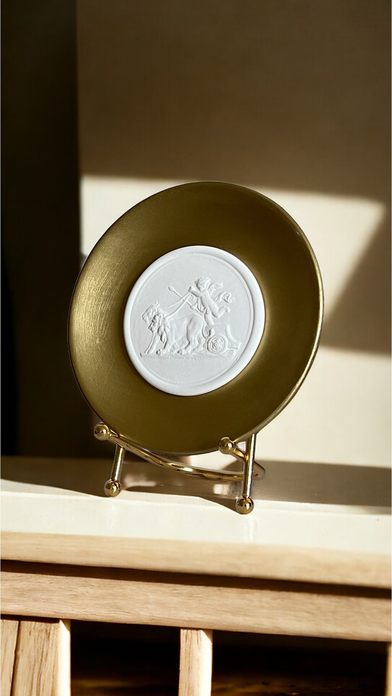 Decorative Plate With Intaglio, Ancient Art Beige Decor Plate, Intaglio ...