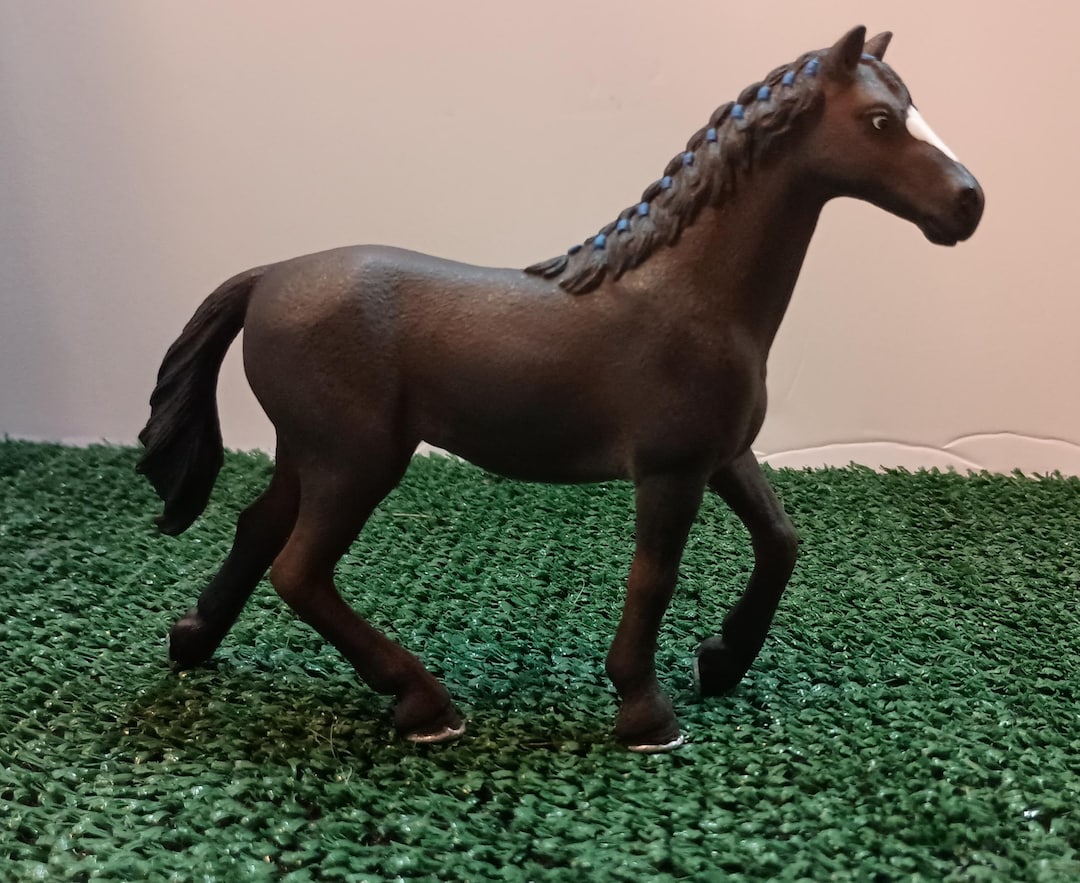 Schleich Custom Thoroughbred Mare - Etsy