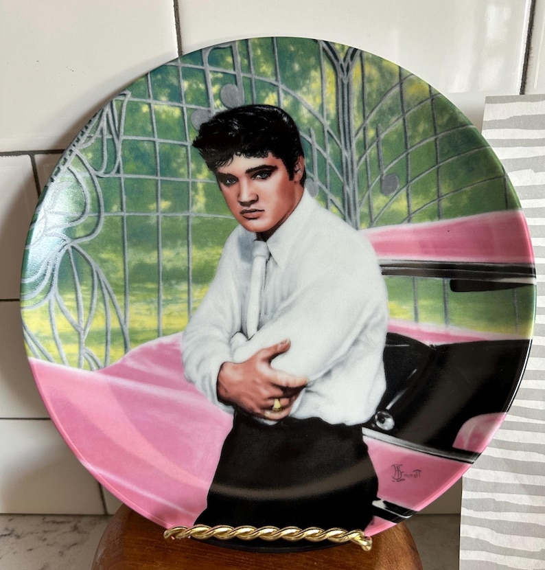 Elvis Presley 1989 Delphi - Bruce Emmett Collector Plate- Elvis at the ...