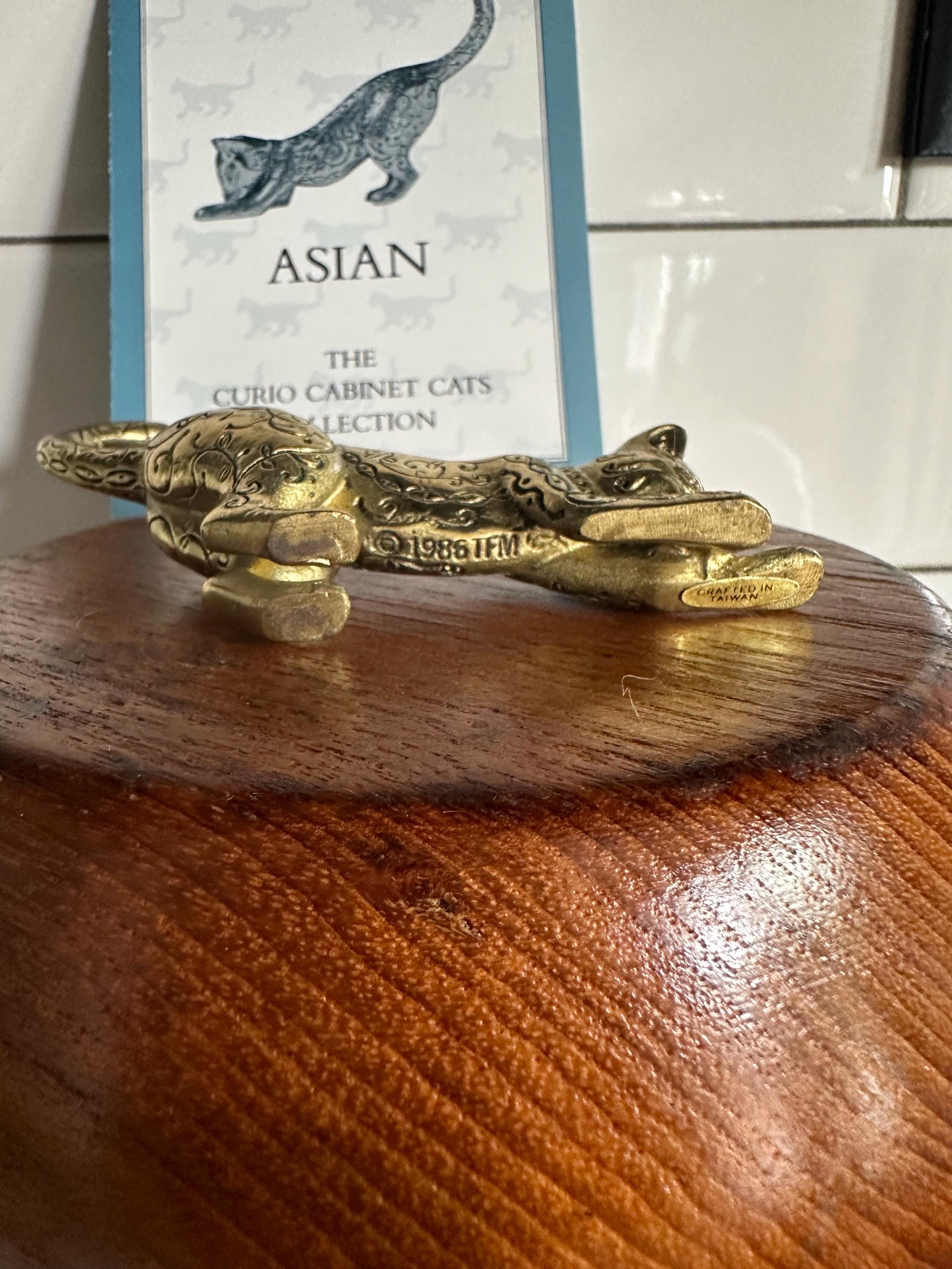 Vintage Franklin Mint Asian Cat Figurine From the Curio Cabinet Cats ...