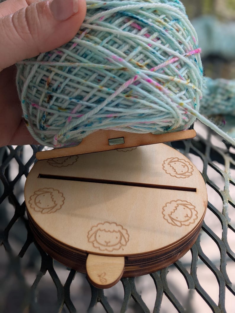 Pirouette - Carousel Base Yarn Butler - Etsy