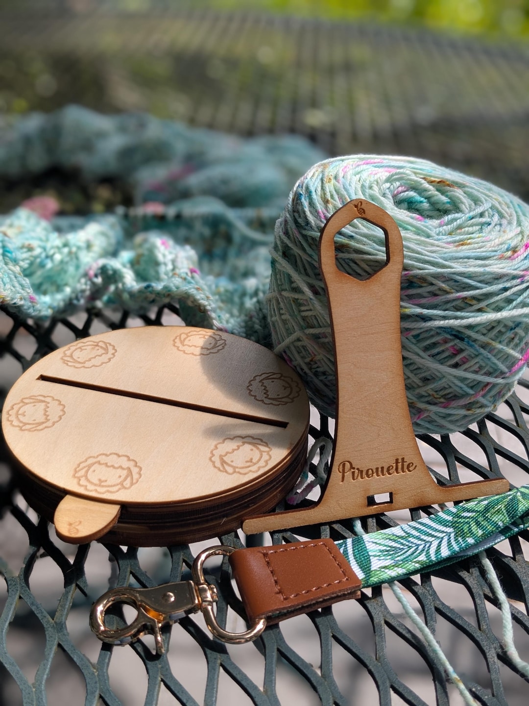 Pirouette - Carousel Base Yarn Butler - Etsy