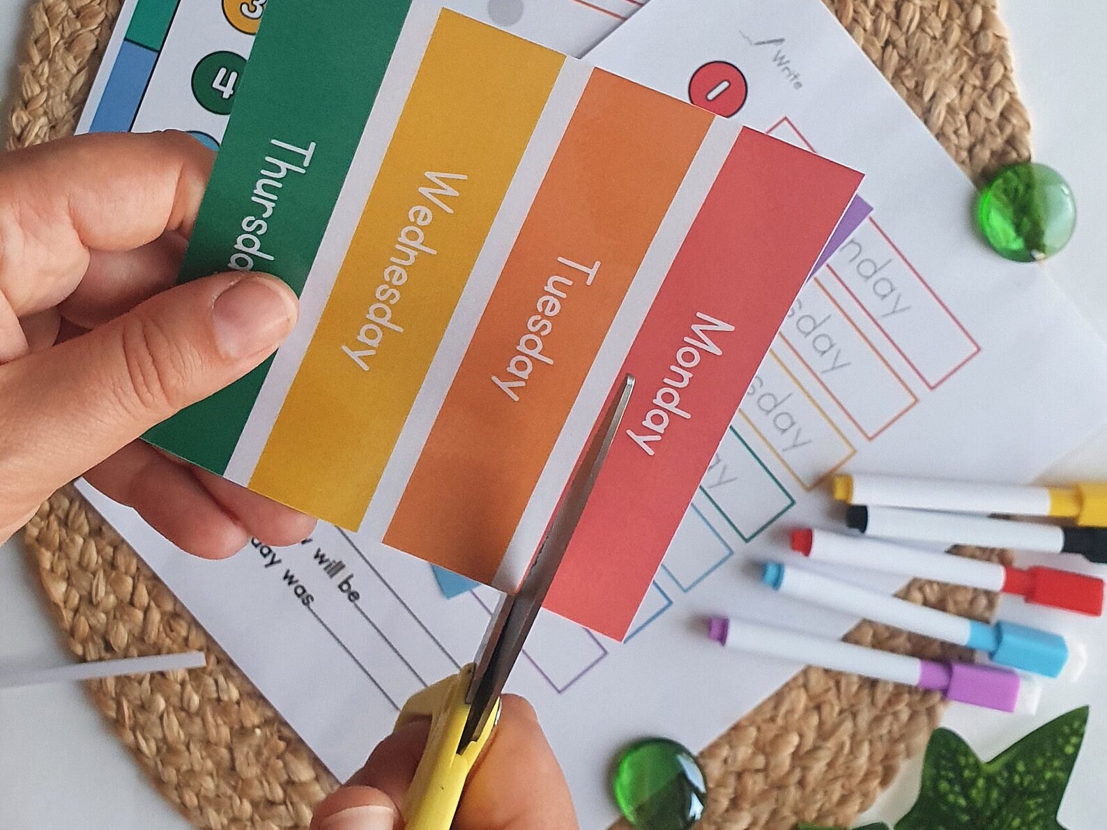 7 Days of the Week Printable Chart & Rainbow Tracing Worksheet for ...