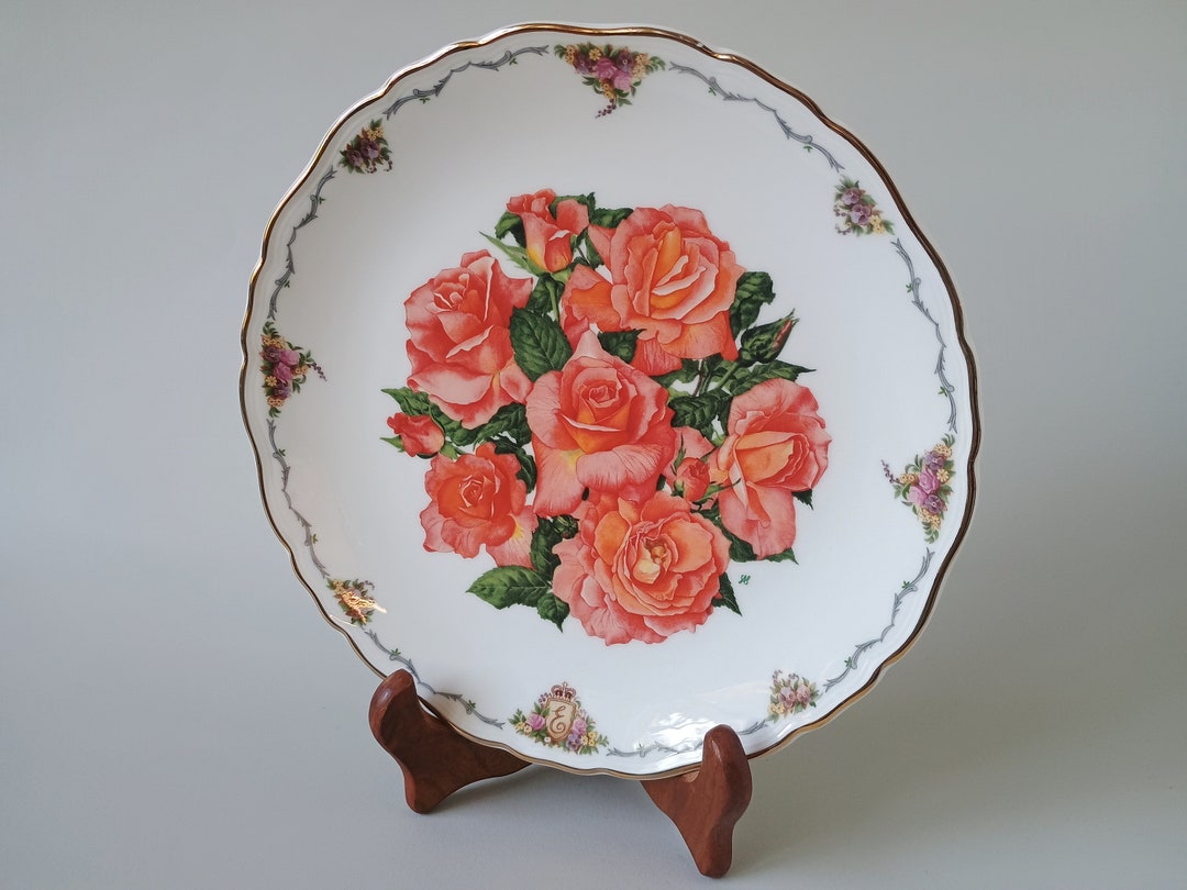 Royal Albert - Collectible Plates "elizabeth of Glamis" - Queen Mothers ...