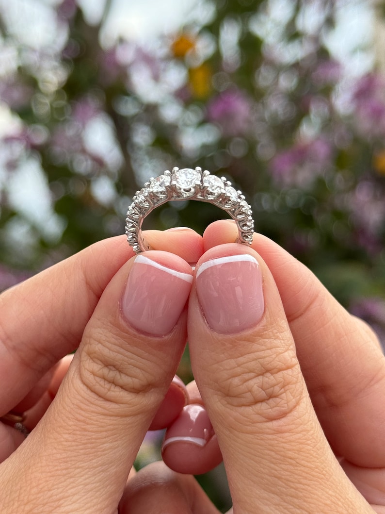 2 Carat Diamonds Round Cut Eternity Band Graduate D Color Vvs Clarity ...