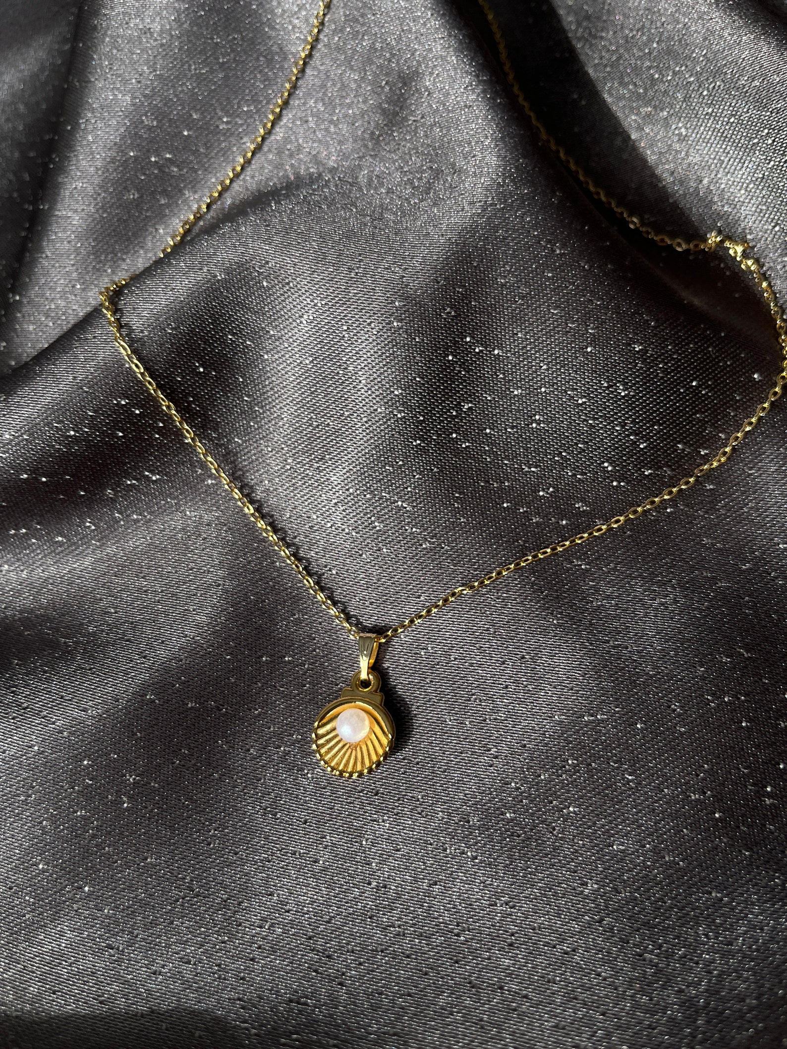 Oyster With Pearl Necklace, Clam Shell Necklace, Small Pearl Oyster ...