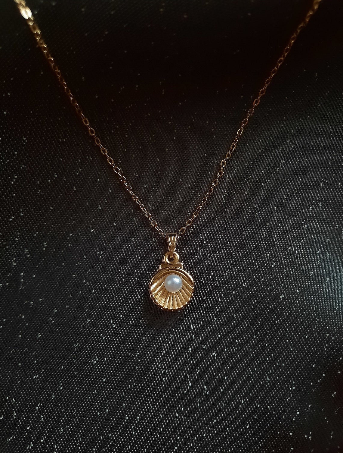 Oyster With Pearl Necklace, Clam Shell Necklace, Small Pearl Oyster ...